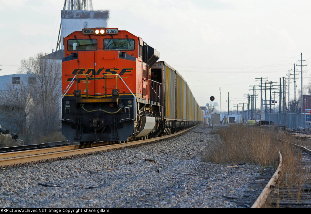 BNSF 9385 Heads Sb working dpu today,